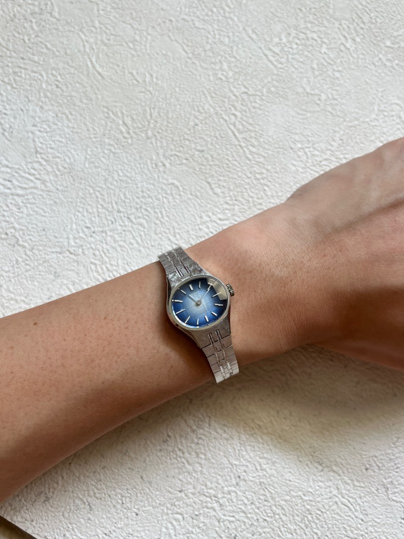 Vintage Watch: Seiko Silver Ombre Blue Winding, Women's Fashion ...