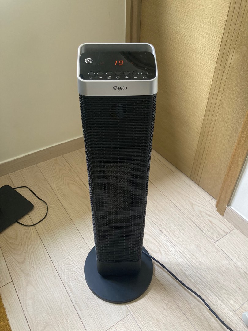 Whirlpool - ceramic tower heater 2400W, 家庭電器, 冷氣機及暖風機 - Carousell