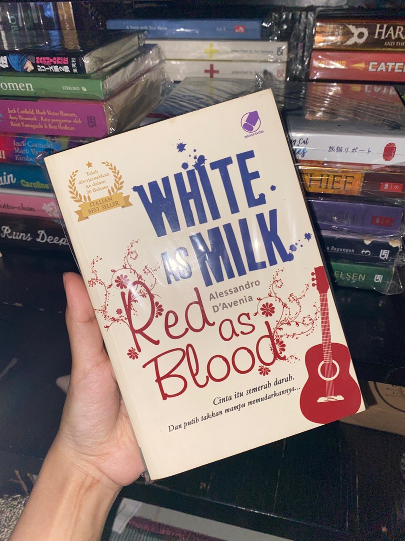 White as Milk Red as Blood, Buku & Alat Tulis, Buku di Carousell