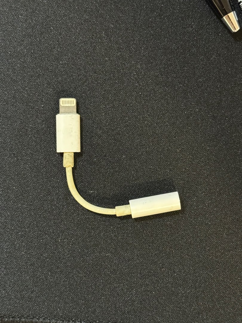 100% Original Apple Lightning to AUX Adaptor, Mobile Phones & Gadgets ...