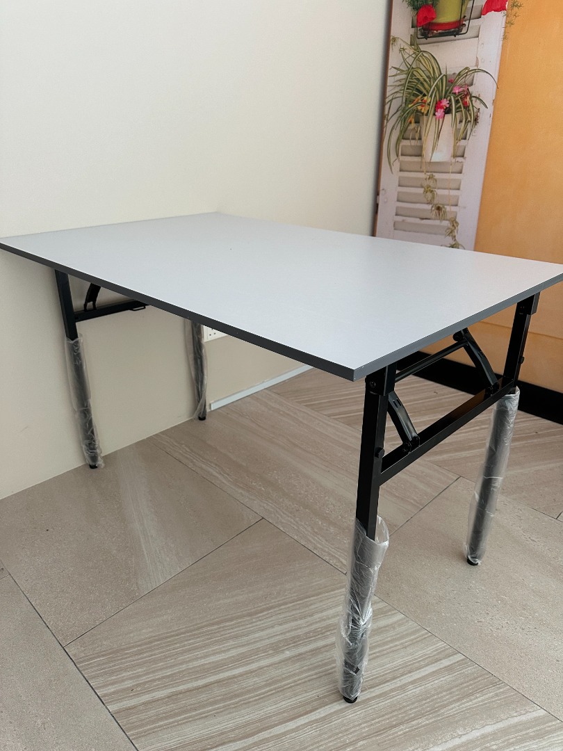 4 x 2.5ft Banquet Foldable Table | Event Table | Office Table ...