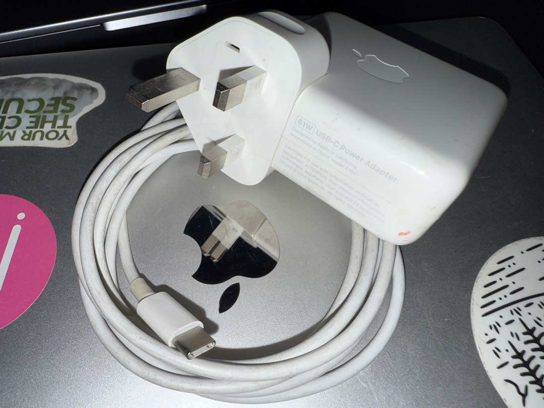 Apple 61W USB-C Power Adapter, Computers & Tech, Parts & Accessories ...