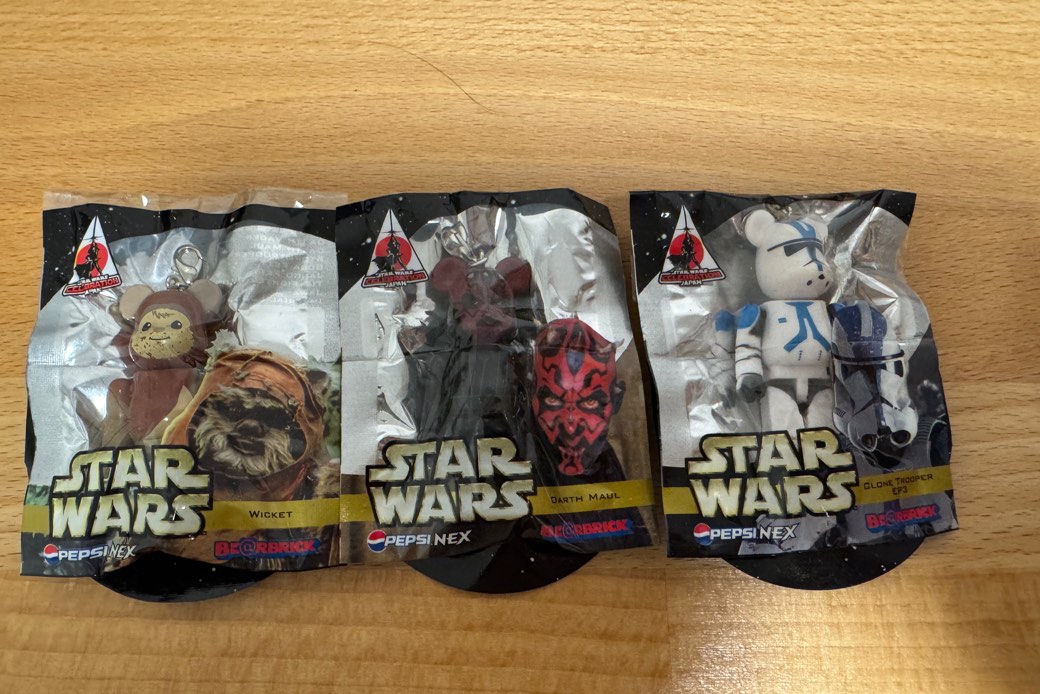 BEARBRICK Starwars Pepsi Nex clone trooper Darth maul ewoks, Hobbies ...