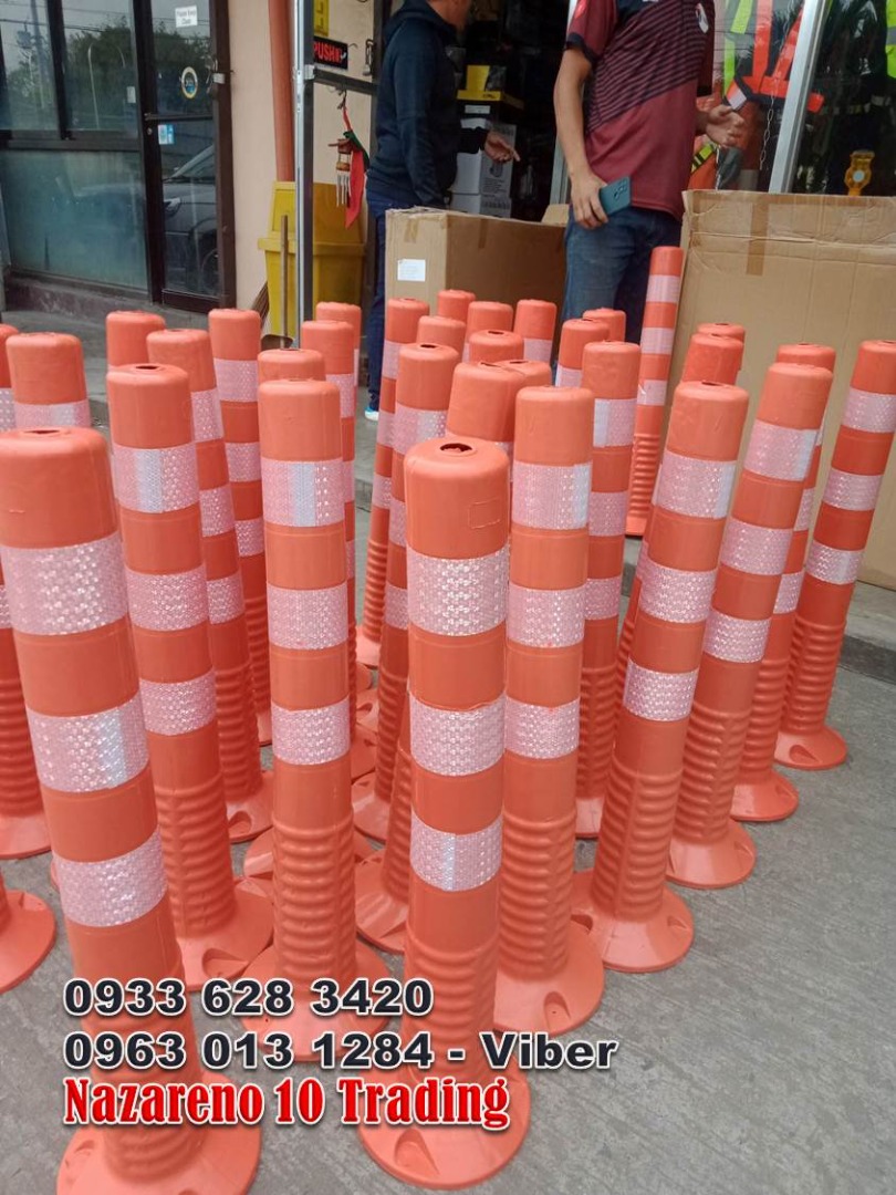 Bollard post with reflector full rubberized bolt type, Commercial ...