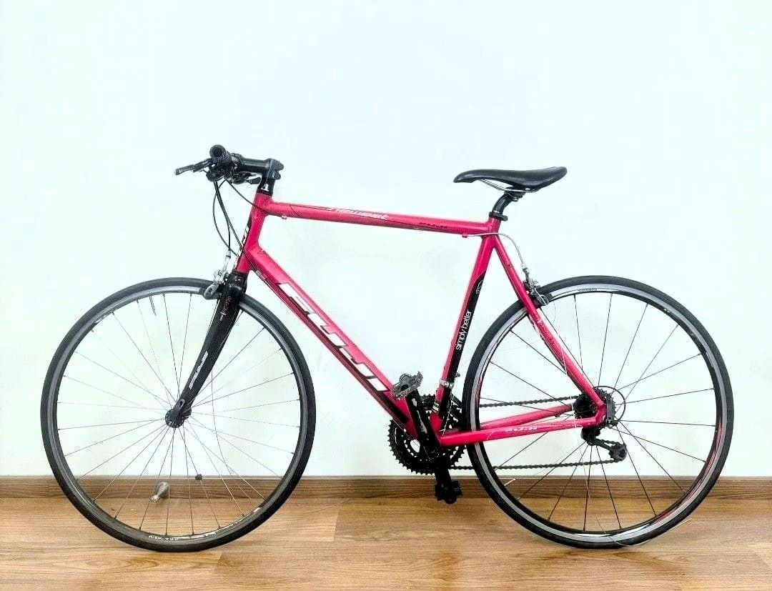 FUJI Hybrid Bike, Sports Equipment, Bicycles & Parts, Bicycles on Carousell