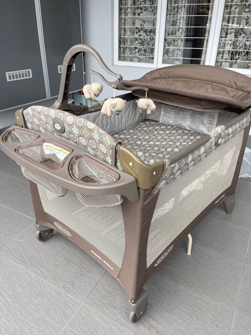 Graco Pack and Play Travel cot, Babies & Kids, Baby Nursery & Kids ...