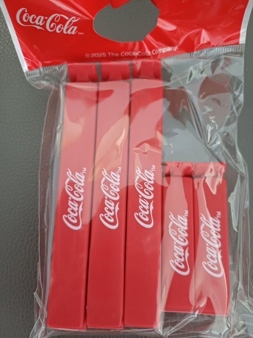 Hunterz Coca-Cola Multipurpose Clips + 1 Coca-Cola Ang Pow Money Box ...