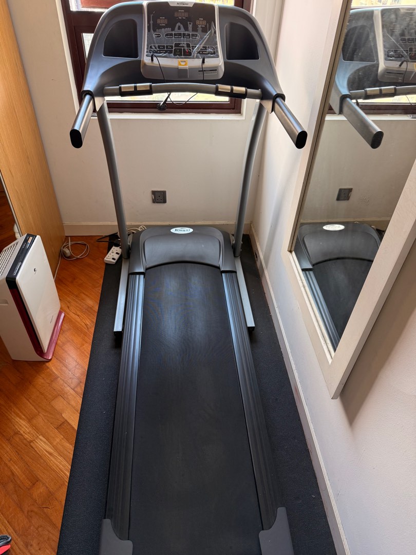 Johnson Fitness Tempo T81 Threadmill with inclinable motor, Sports ...