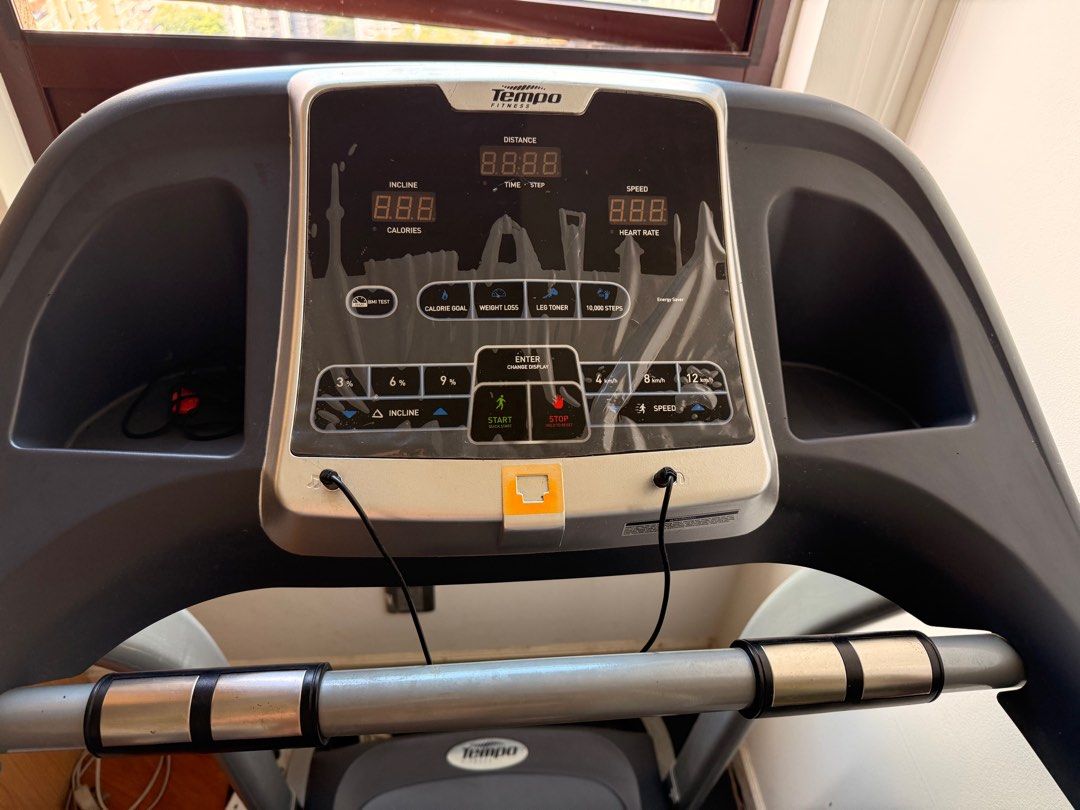 Johnson Fitness Tempo T81 Threadmill with inclinable motor, Sports ...