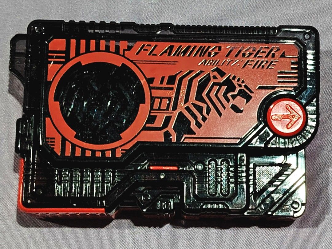Kamen Rider Zero One DX Flaming Tiger Progrise Key, Hobbies & Toys ...