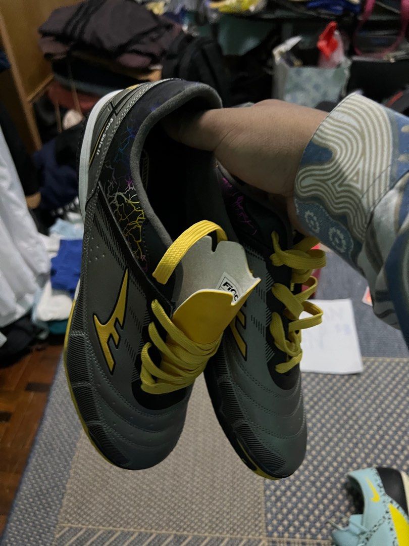 Kasut futsal figos pro sala 2, Sports Equipment, Other Sports Equipment ...