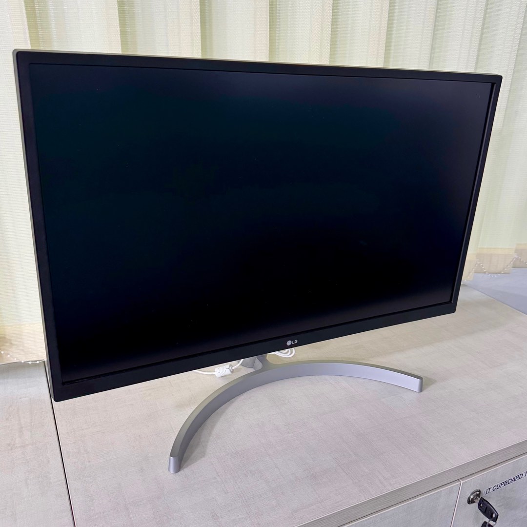LG 27" 4K UHD Monitor with HDR10 (white back), Computers & Tech, Parts ...