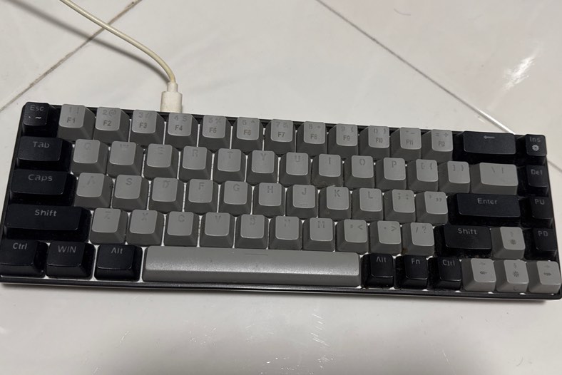 MageGee 65% Mechanical Gaming Keyboard Blue Switch, Computers & Tech ...
