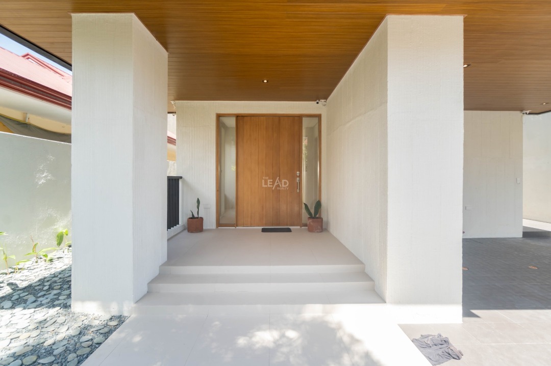 MODERN House and Lot in BF Resort for sale GOOD DEAL House and Lot for ...