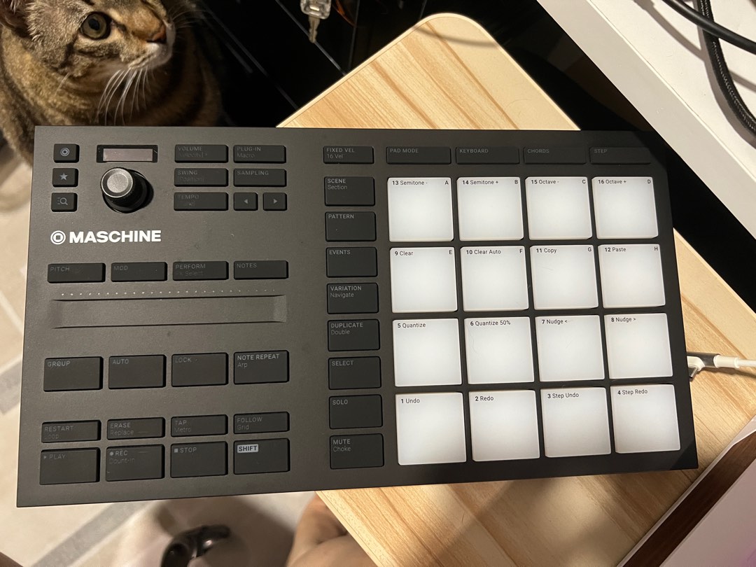 Native Instrument Maschine Mikro MK3, Hobbies & Toys, Music & Media ...
