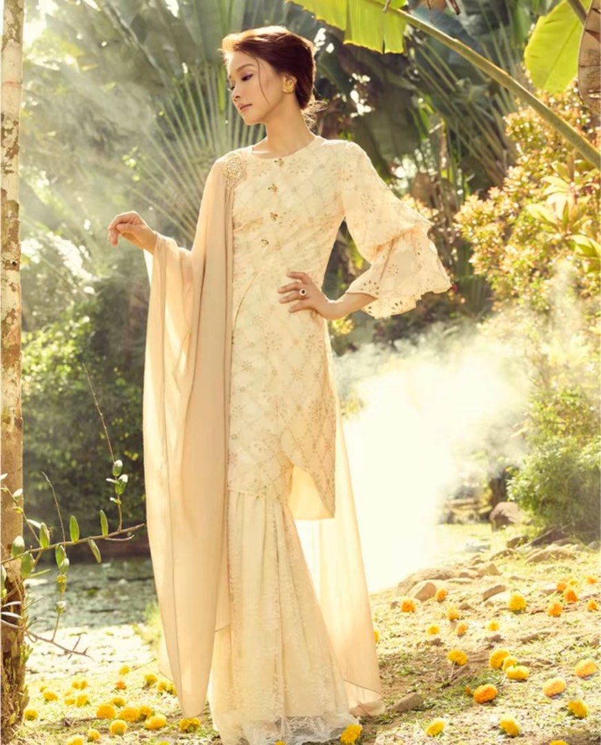 Neesha Shawlpublika X Seth&Luna, Women's Fashion, Muslimah Fashion ...