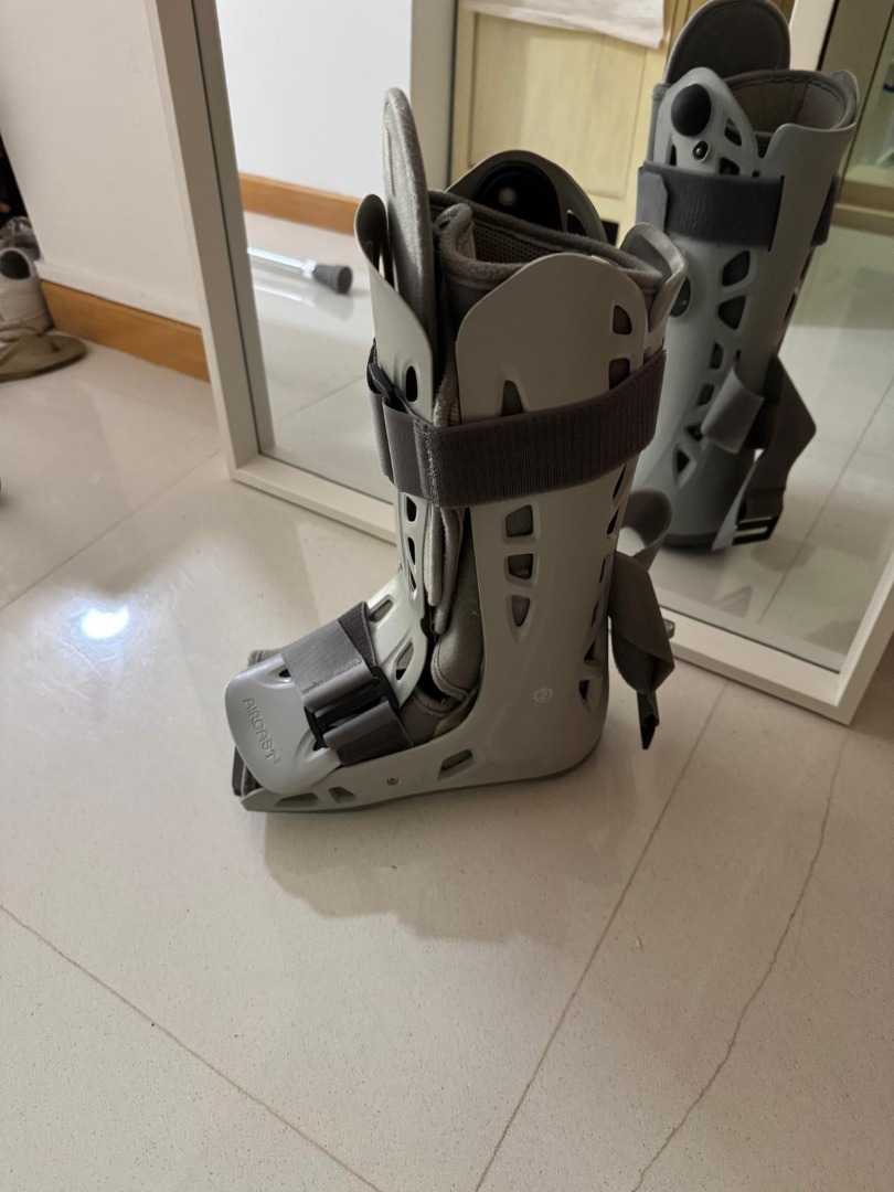 Orthopaedic boot - medium size, Health & Nutrition, Braces, Support ...