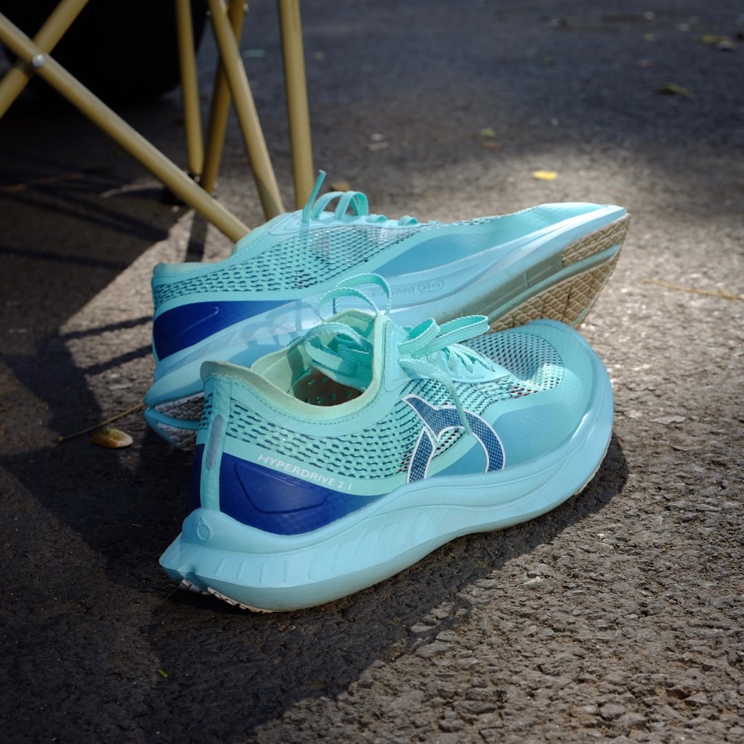 Sepatu Running Lari Ortus Hyperdrive 2.1, Olah Raga, Baju Olahraga di ...