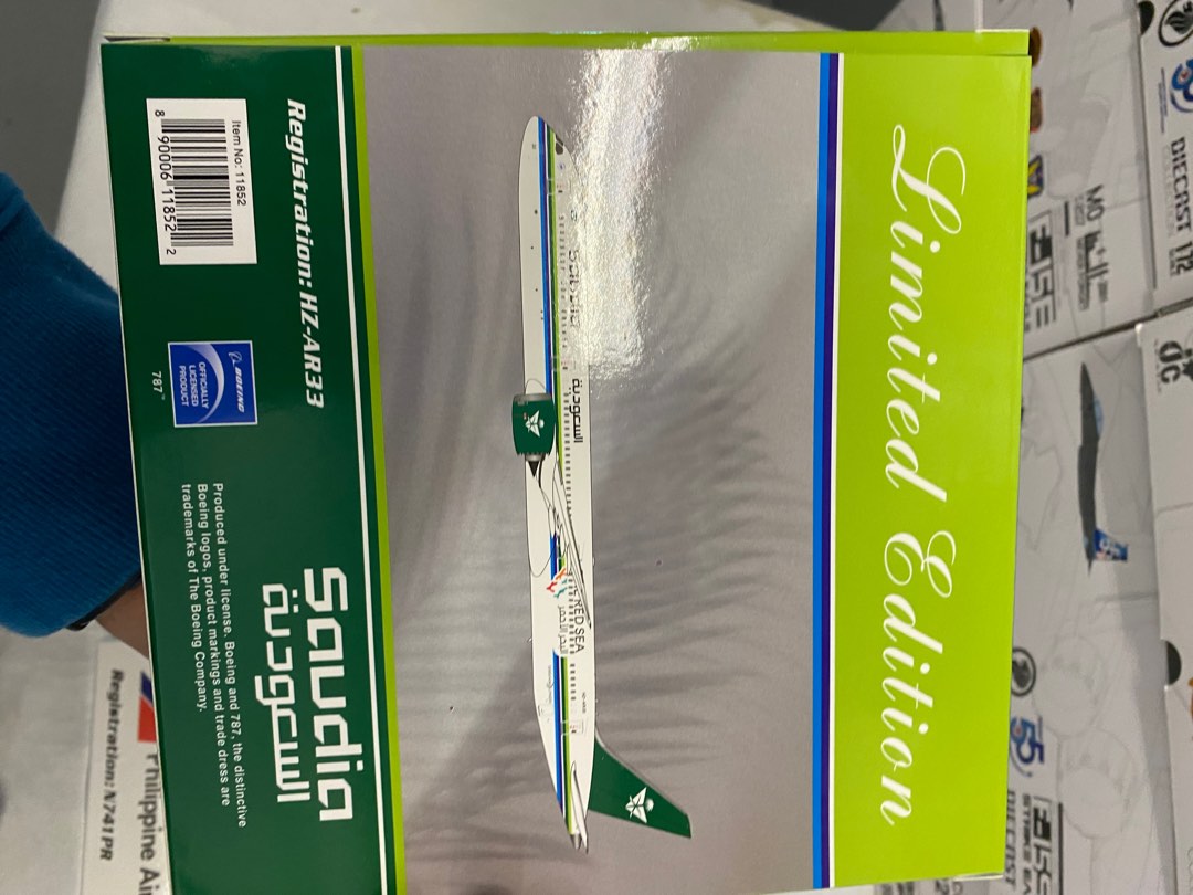 Saudia 787-10 Model Plane, Hobbies & Toys, Memorabilia & Collectibles ...