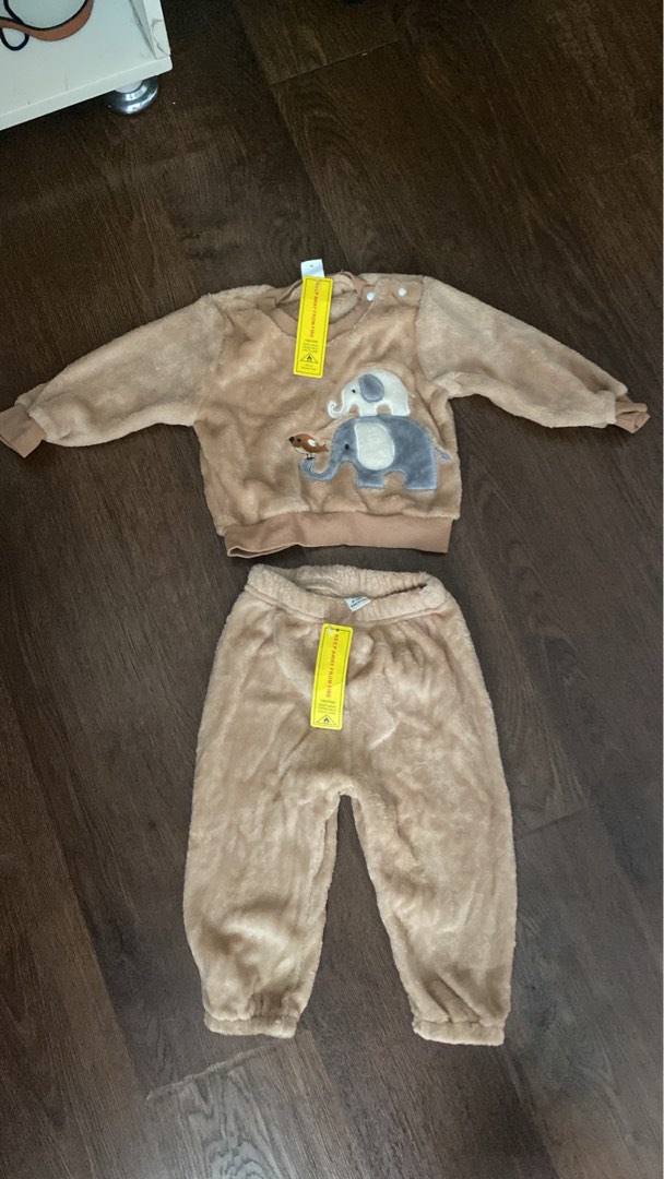 Sets Baju Cowok Cewek PatPat Pat Pat Outfit Liburan Holiday Naik ...