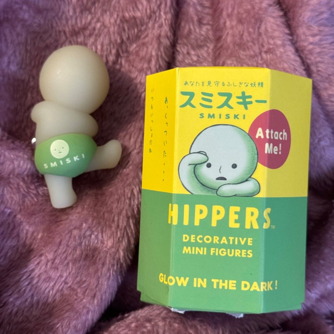 Smiski Hipper Trying to Climb, Hobbies & Toys, Books & Magazines ...