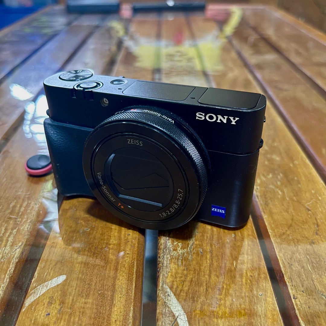 Sony RX100 M5A, Photography, Cameras on Carousell