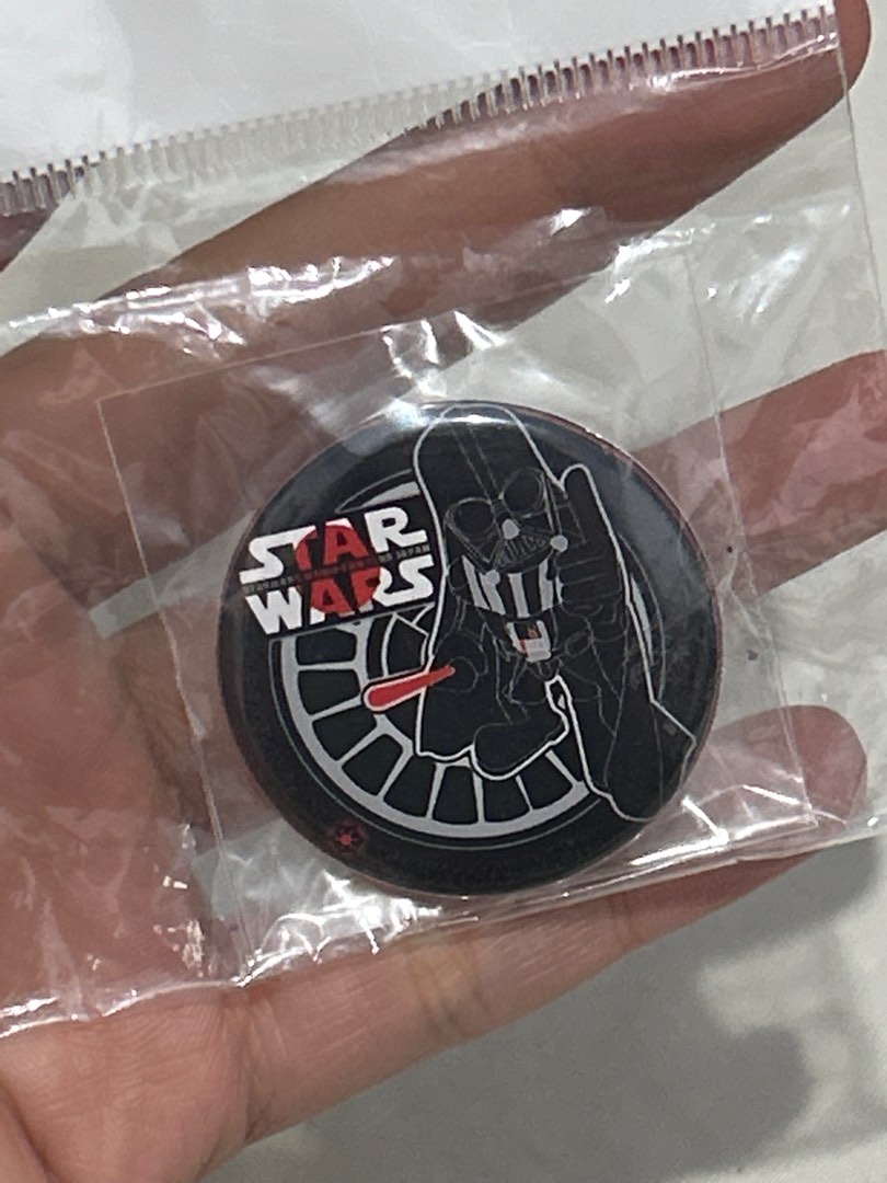 STAR WARS mania fan club japan pin, Barang Yang Dicari di Carousell