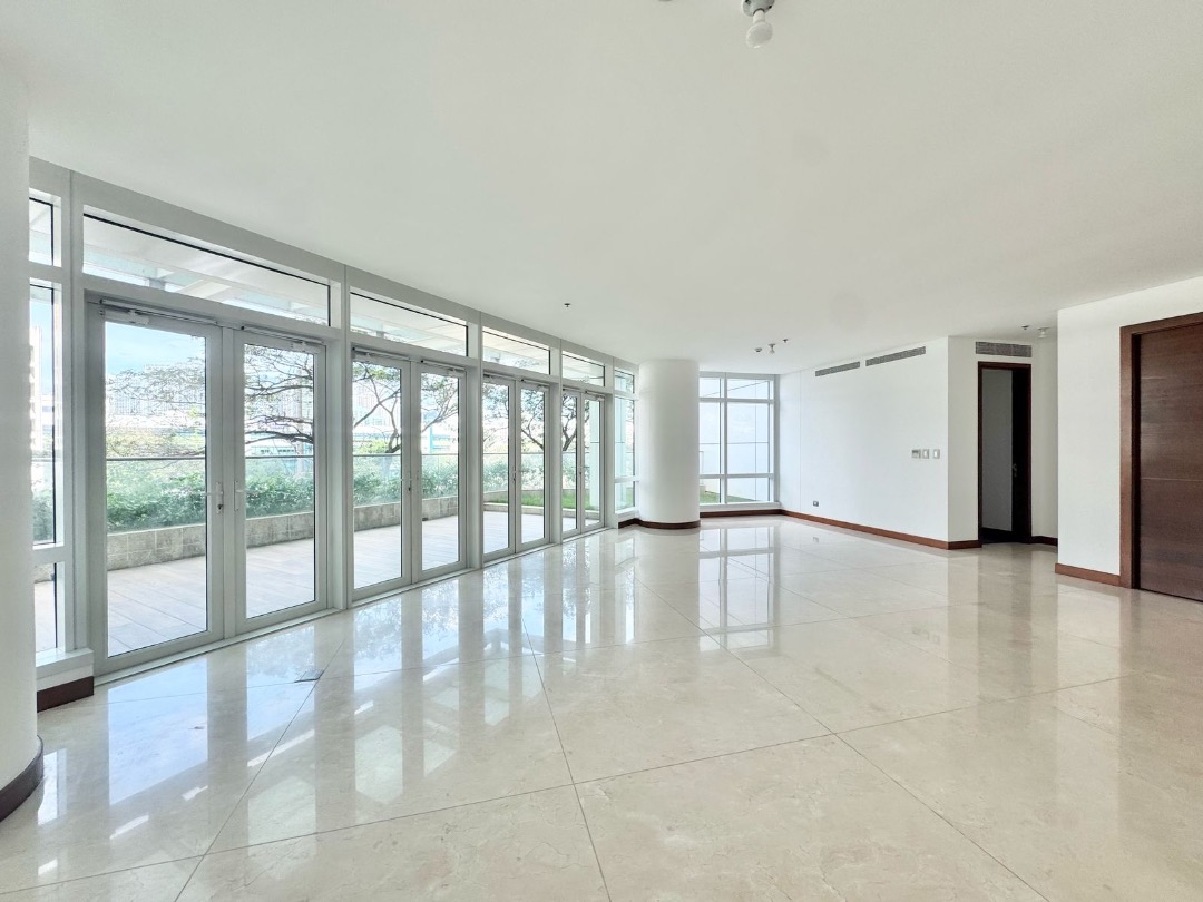 Two Roxas Triangle | Three Bedroom 3BR Garden Unit For Sale, Property ...