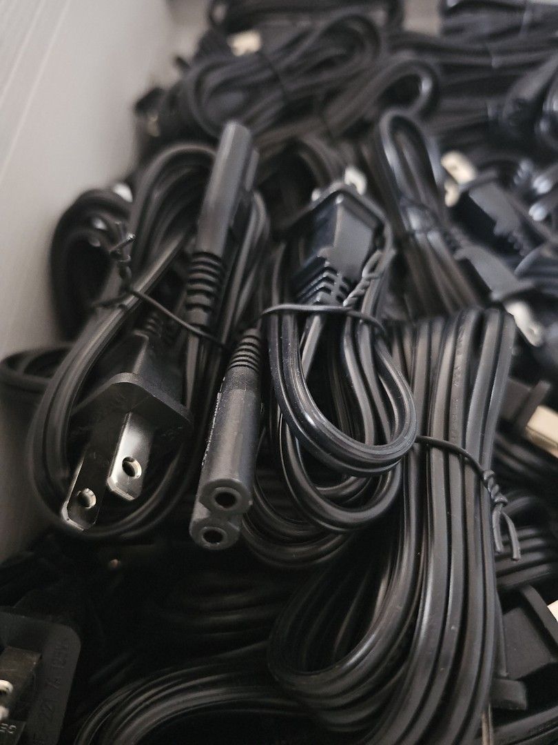 US Plug to Fig 8 cable 1m long, Computers & Tech, Parts & Accessories ...