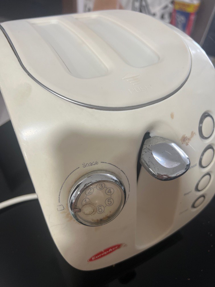 Used toaster, TV & Home Appliances, Other Home Appliances on Carousell
