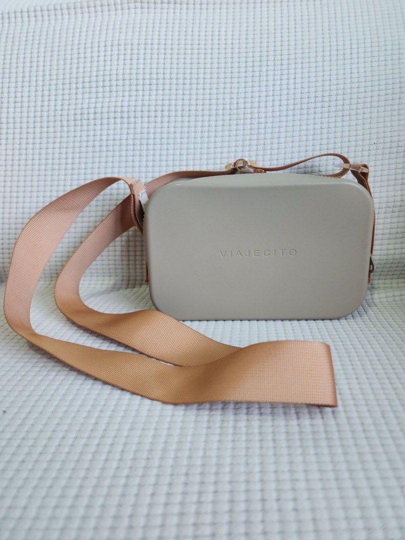 Viajecito Splashkit with strap, Women's Fashion, Bags & Wallets, Cross ...