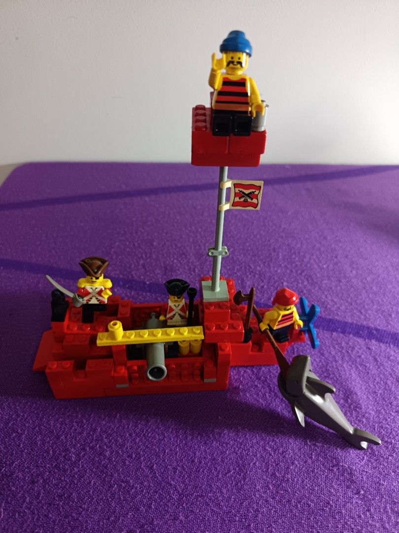 Vintage Lego Pirate Series 4x Minifigures & Pirate Ship 1997, Hobbies ...