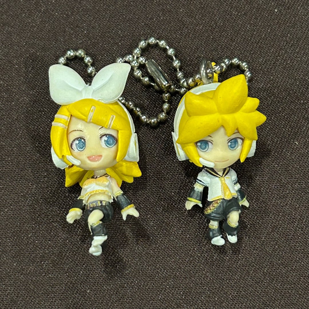 Vocaloid - Kagamine Rin & Len swing figure keychain, Hobbies & Toys ...