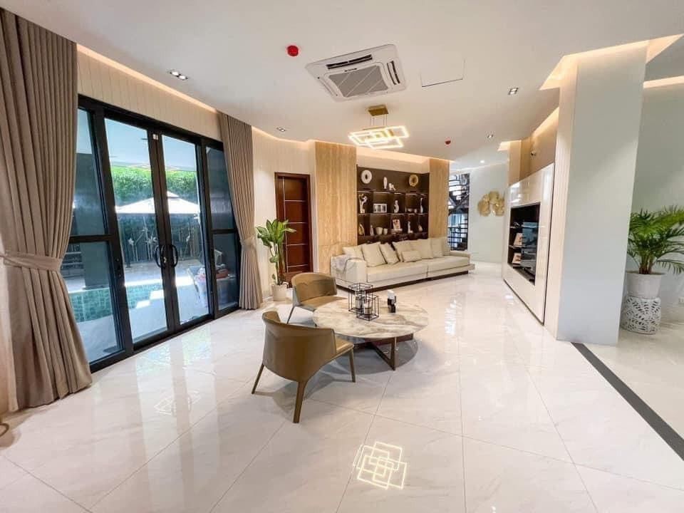 5BR/A Stately 8000 Sqft House FOR SALE in Sun Valley Antipolo, Property ...