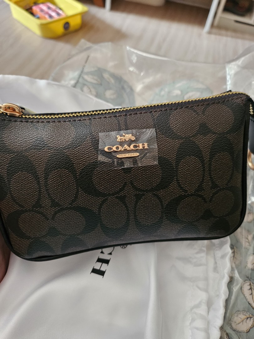 coach dompet, Fesyen Wanita, Tas & Dompet di Carousell