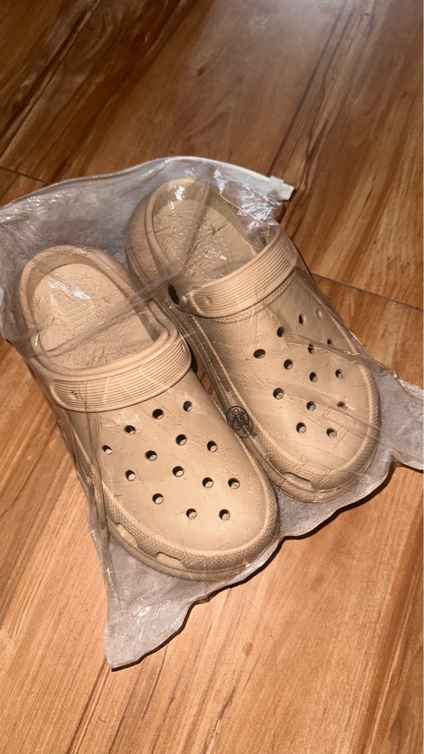 Crocs (dupe), Women's Fashion, Footwear, Slippers and slides on Carousell