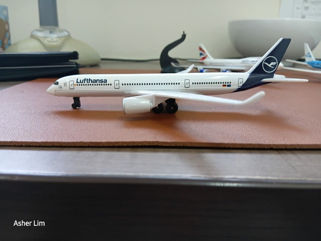 Daron Lufthansa Airbus A350-900 Die-cast Model Plane, Hobbies & Toys ...