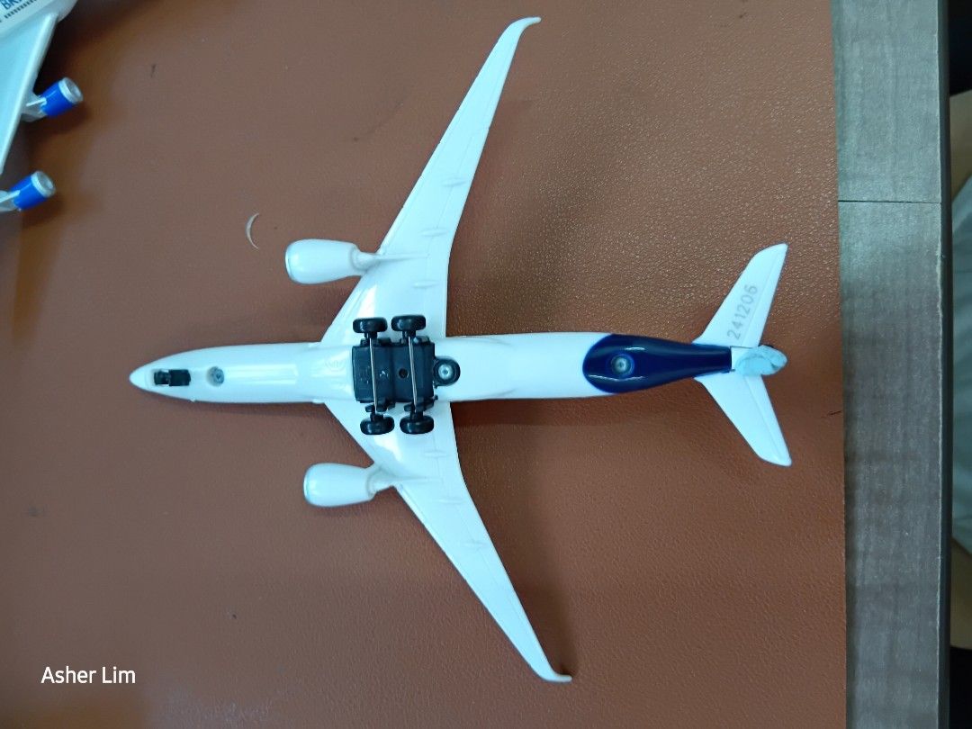 Daron Lufthansa Airbus A350-900 Die-cast Model Plane, Hobbies & Toys ...
