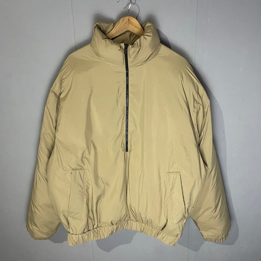 ESSENTIAL PUFFER HALF ZIP, Men's Fashion, Activewear on Carousell