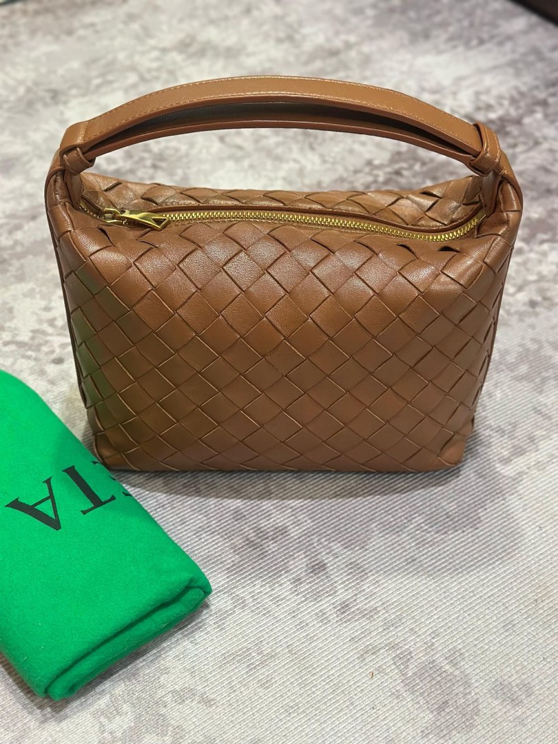 Excellent Bottega Veneta BV Wallace in Wood GHW 2023, Barang Mewah, Tas ...