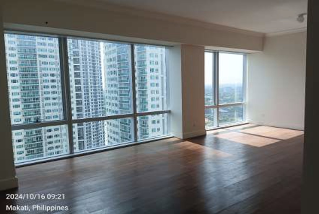 For Sale: Raffles Residences 2-BEDROOM Grand Suite Condo in Ayala ...