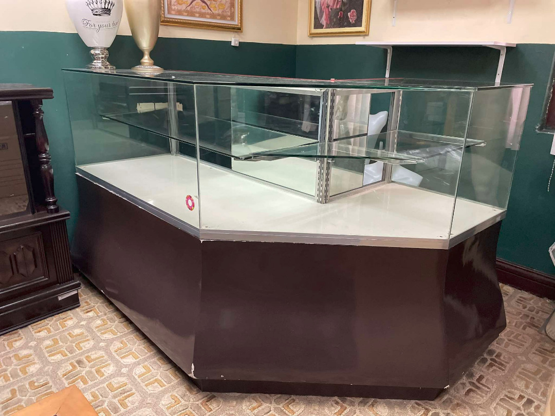 GLASS DISPLAY STANDEE, Furniture & Home Living, Furniture, Shelves ...