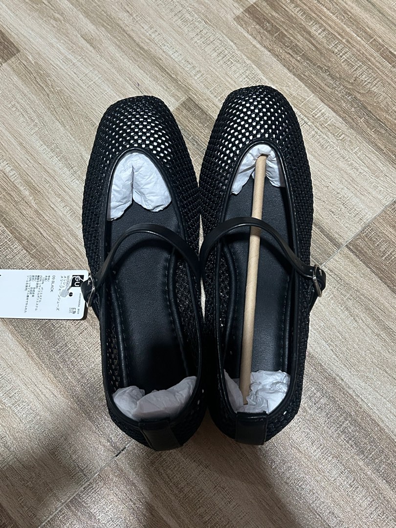 GU BALLET FLATS, Women's Fashion, Footwear, Flats & Sandals on Carousell