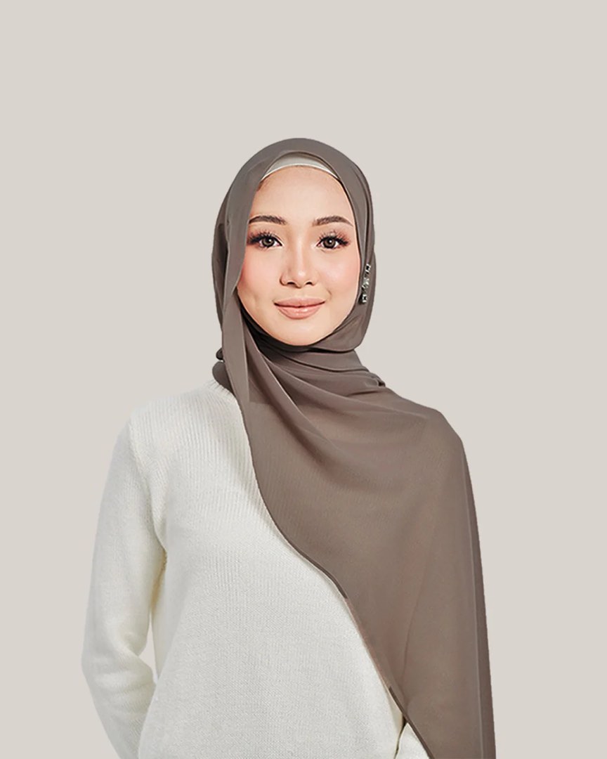 Guzel KL Chiffon Silk Parisian Cafe, Women's Fashion, Muslimah Fashion ...