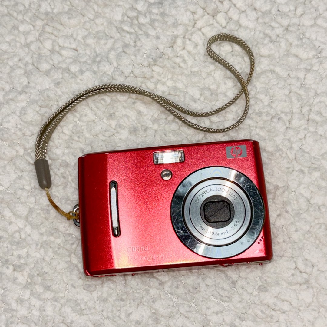 hp cb350 red digital camera | y2k digicam, 2000s retro vibes ...