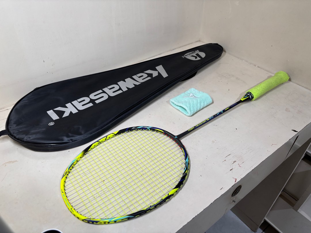 Kawasaki G30 and Decathlon Perfly BR190 Badminton Racket, Sports ...
