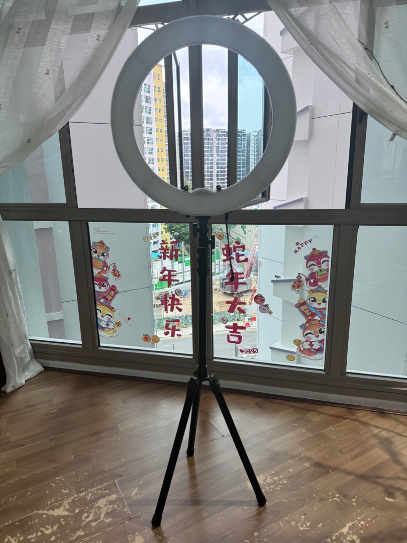 Live streaming light and tripod, Photography, Photography Accessories ...