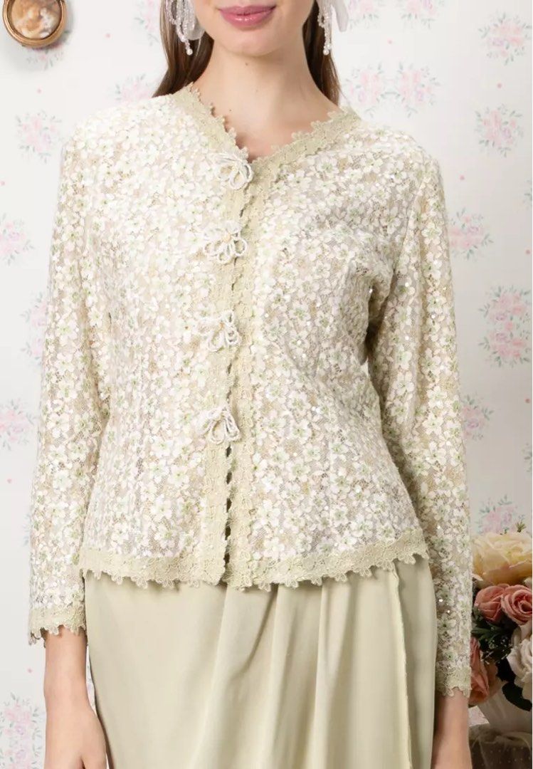 Lubna Ratna Raya 2025, Women's Fashion, Muslimah Fashion, Baju Kurung ...