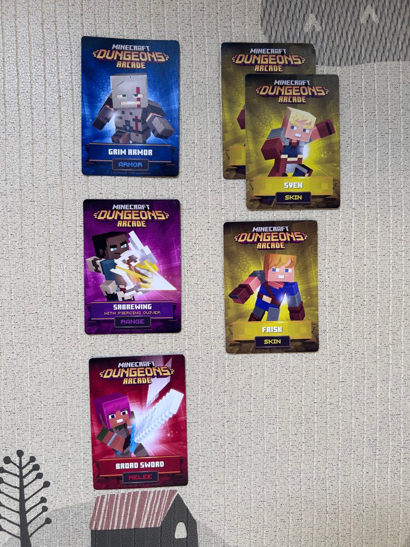 Minecraft Dungeons arcade series 3 cards range sabrewing grim armour ...
