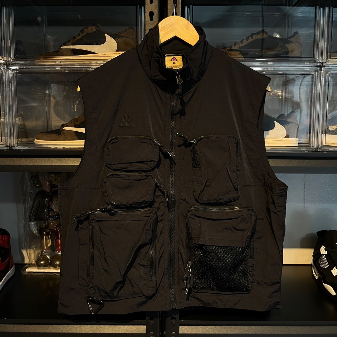Nike ACG Multi Pocket Vest in Black, Men's Fashion, Tops & Sets, Vests on Carousell